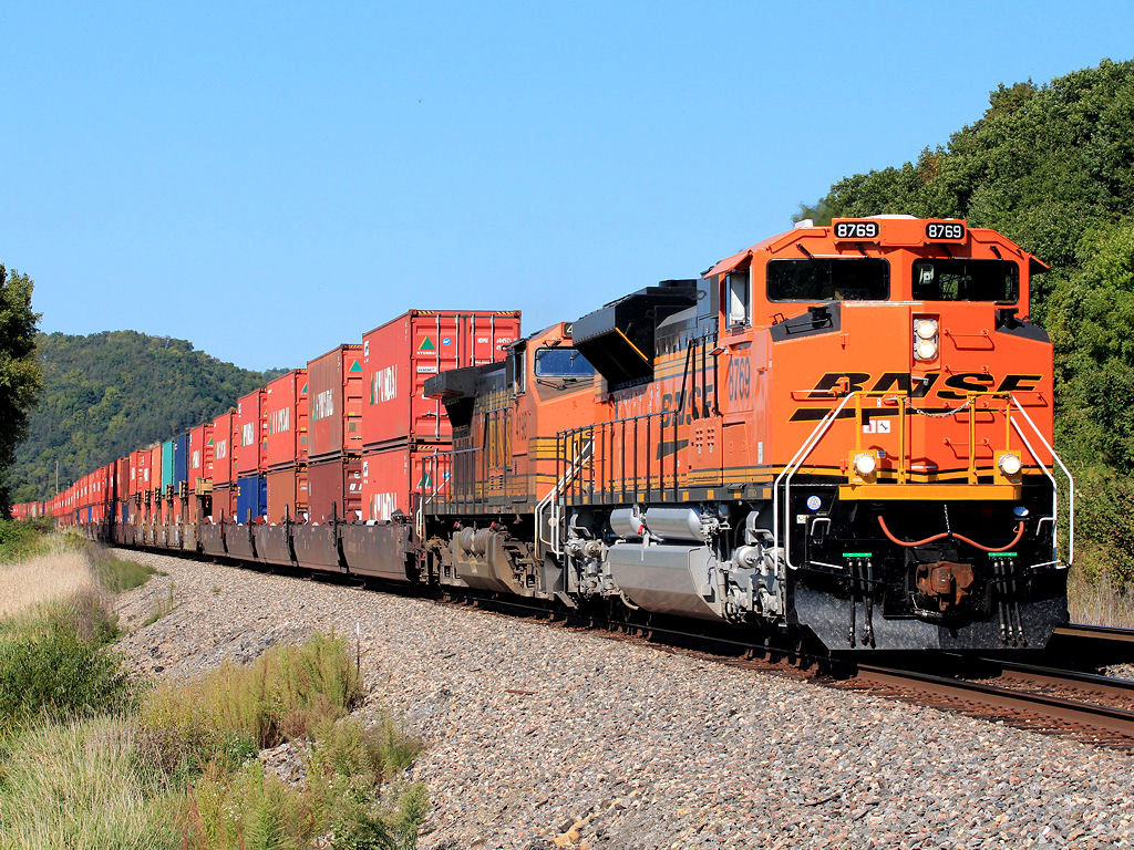 BNSF 8769